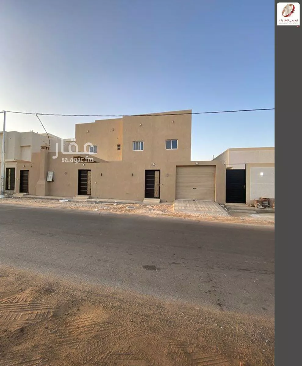 دور للبيع في شارع الشقه العليا 1383 ، بريدة ، بريدة - 5577124 | تطبيق عقار